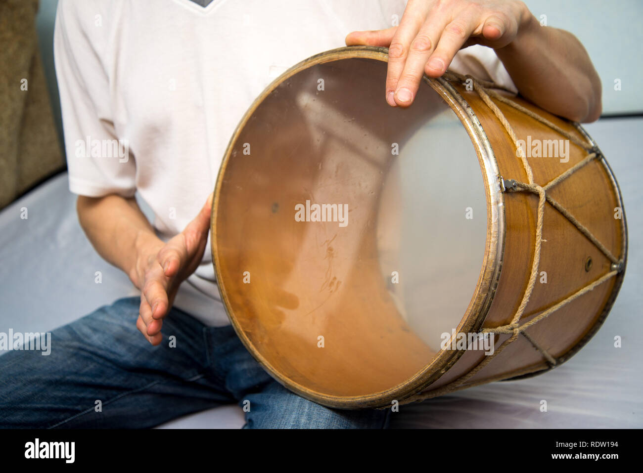 Hand drum arabic hi-res stock photography and images - Alamy