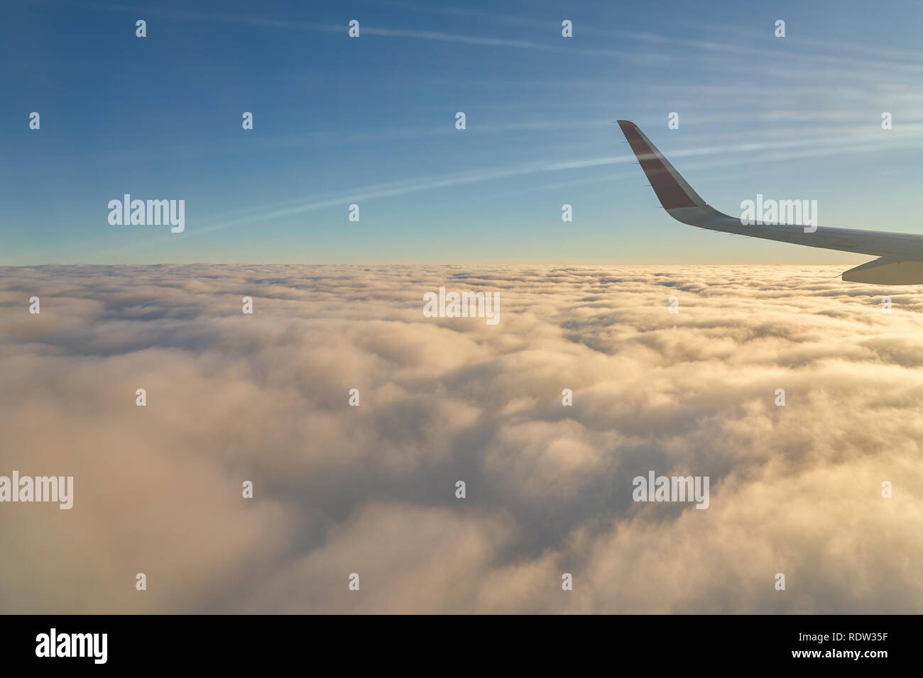 Modern jet aircraft hi-res stock photography and images - Alamy