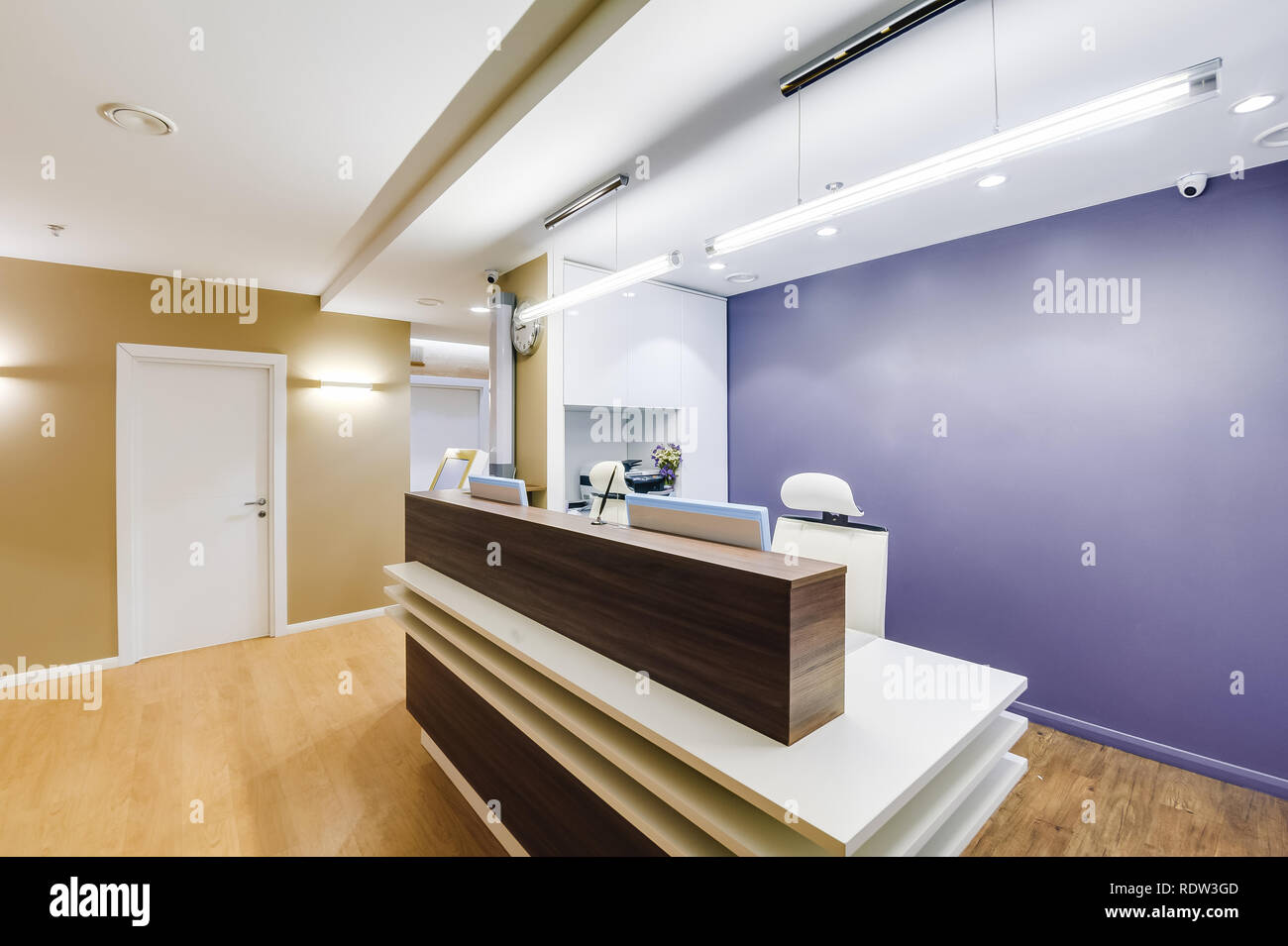 Living Wall Office Reception High Resolution Stock Photography and ...