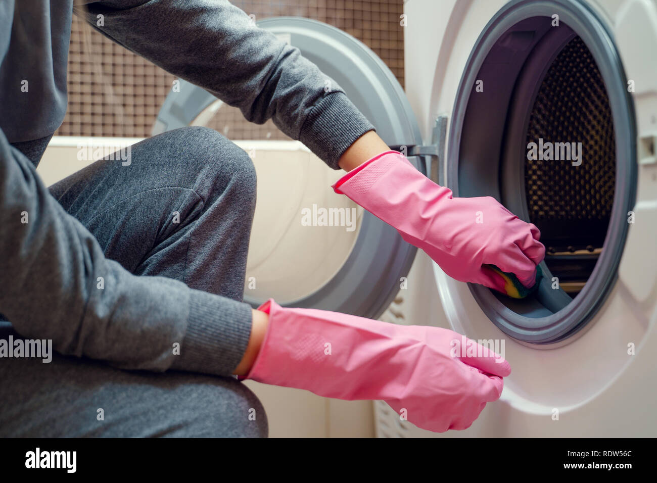 Picture of washing machine hi-res stock photography and images - Alamy