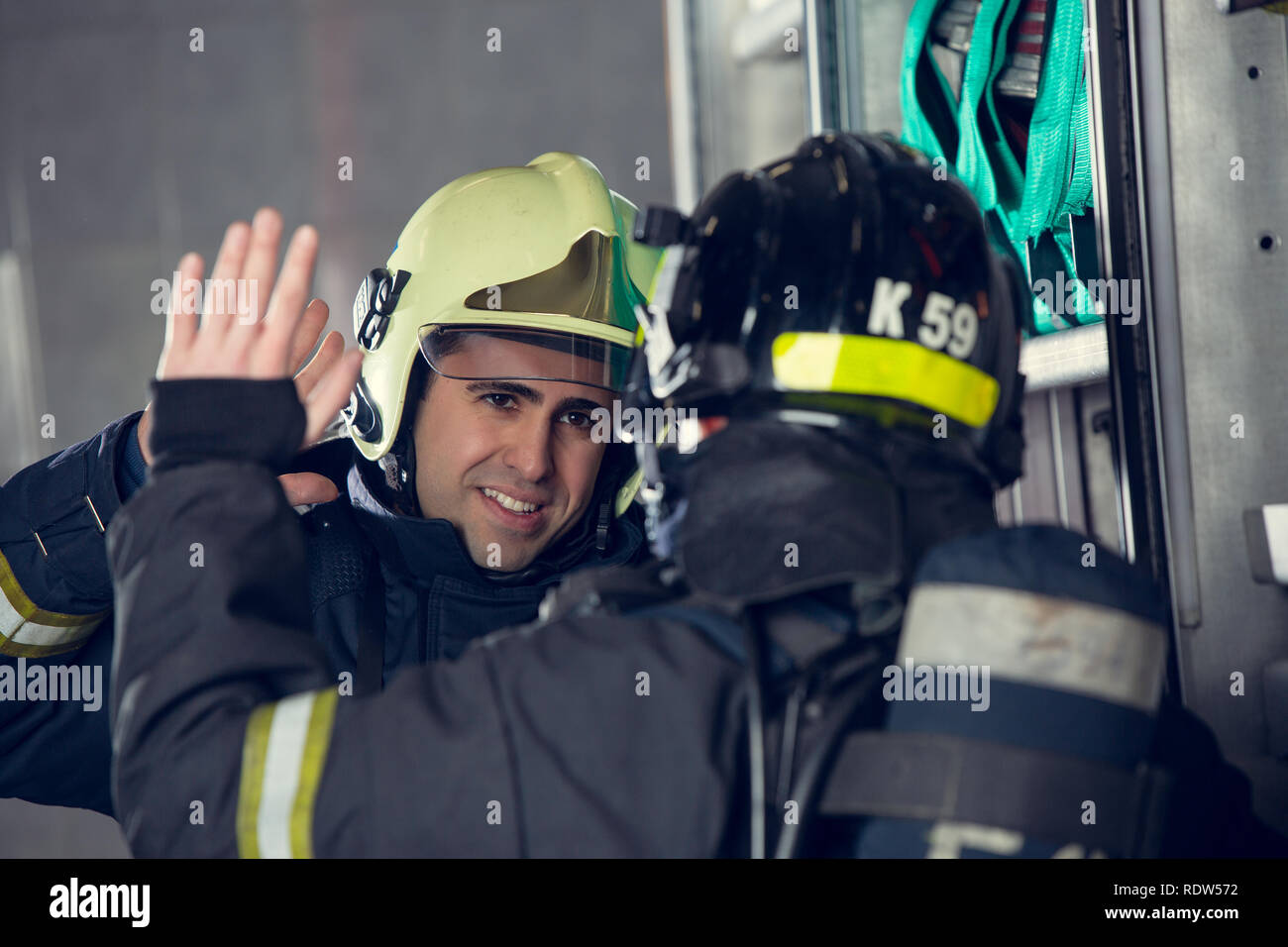 Gas fire hands young hi-res stock photography and images - Alamy