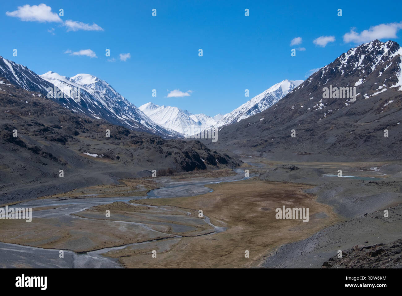 Trough valleys in the mountains of Central Asia Stock Photo - Alamy
