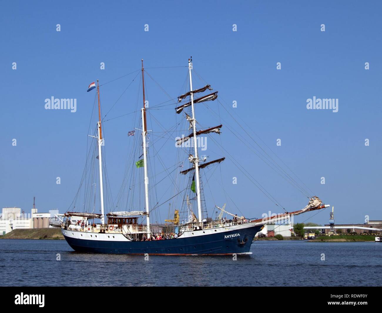 Sailboat reportage hi-res stock photography and images - Alamy