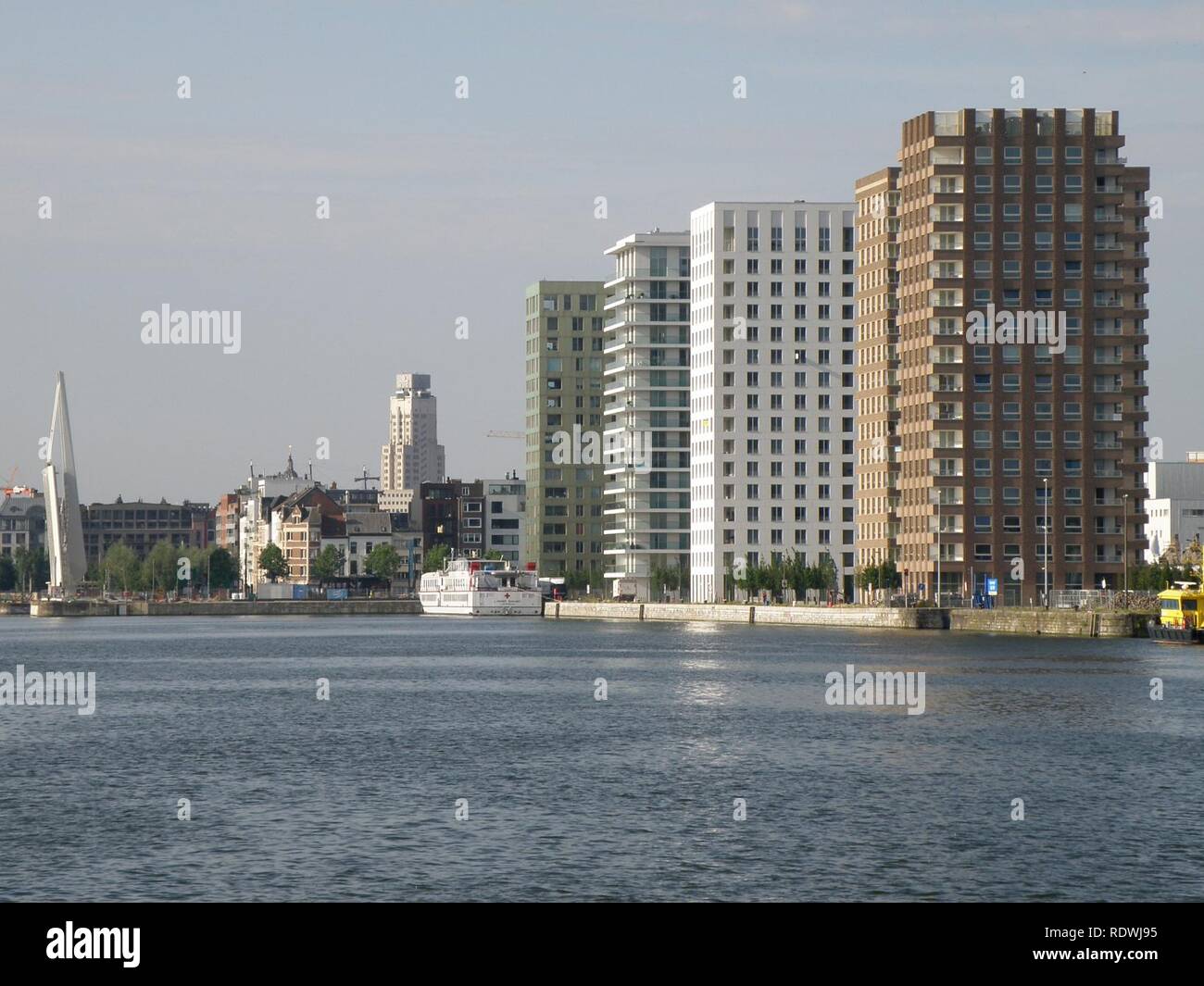 Antwerpen Kattendijkdok 16 Stock Photo - Alamy