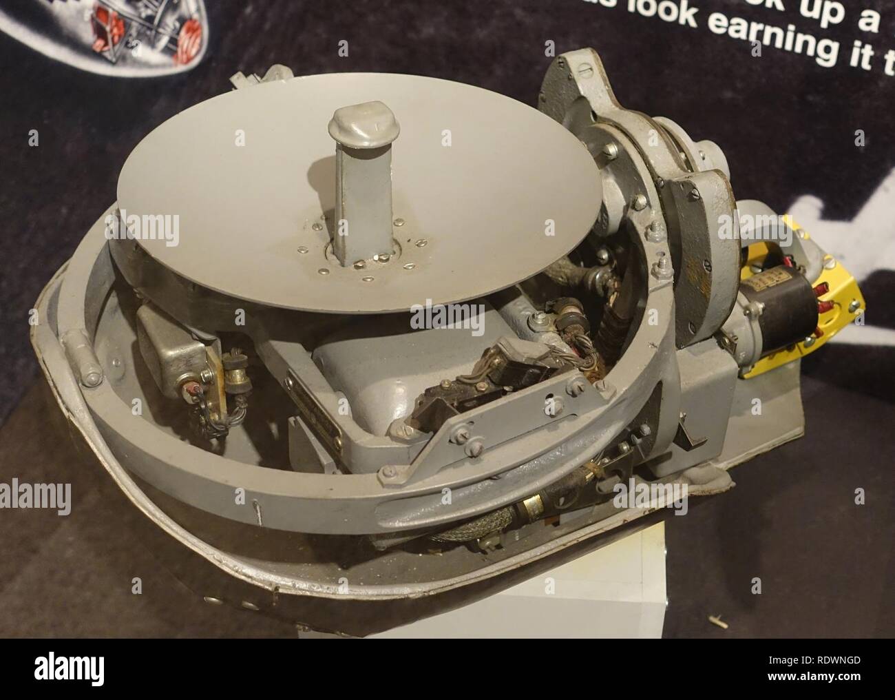 APG-26 antenna, gun aiming radar for the APQ-35 radar system - National ...