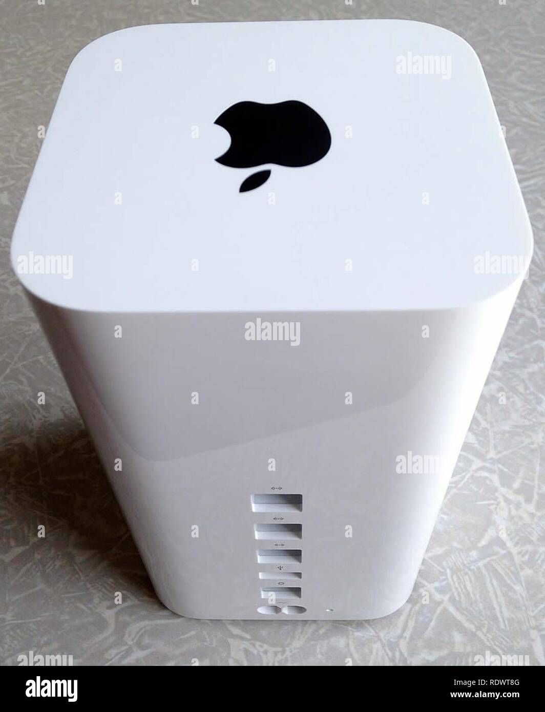 Apple time capsule hi-res stock photography and images - Alamy
