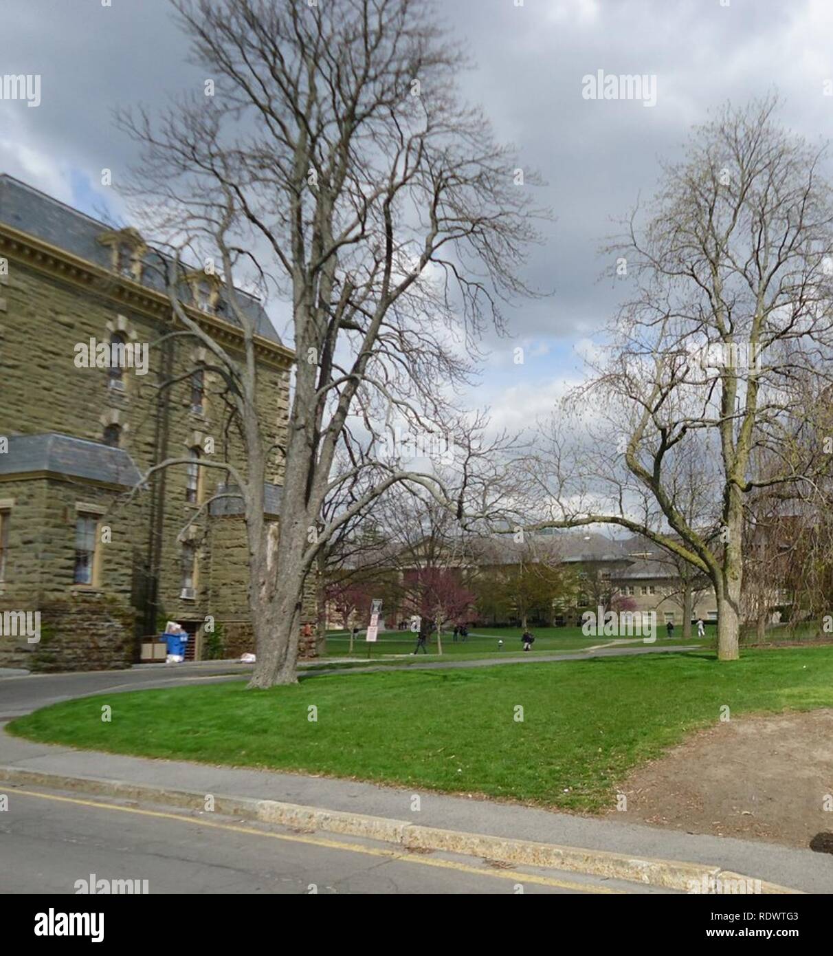 Campus scene hi-res stock photography and images - Alamy