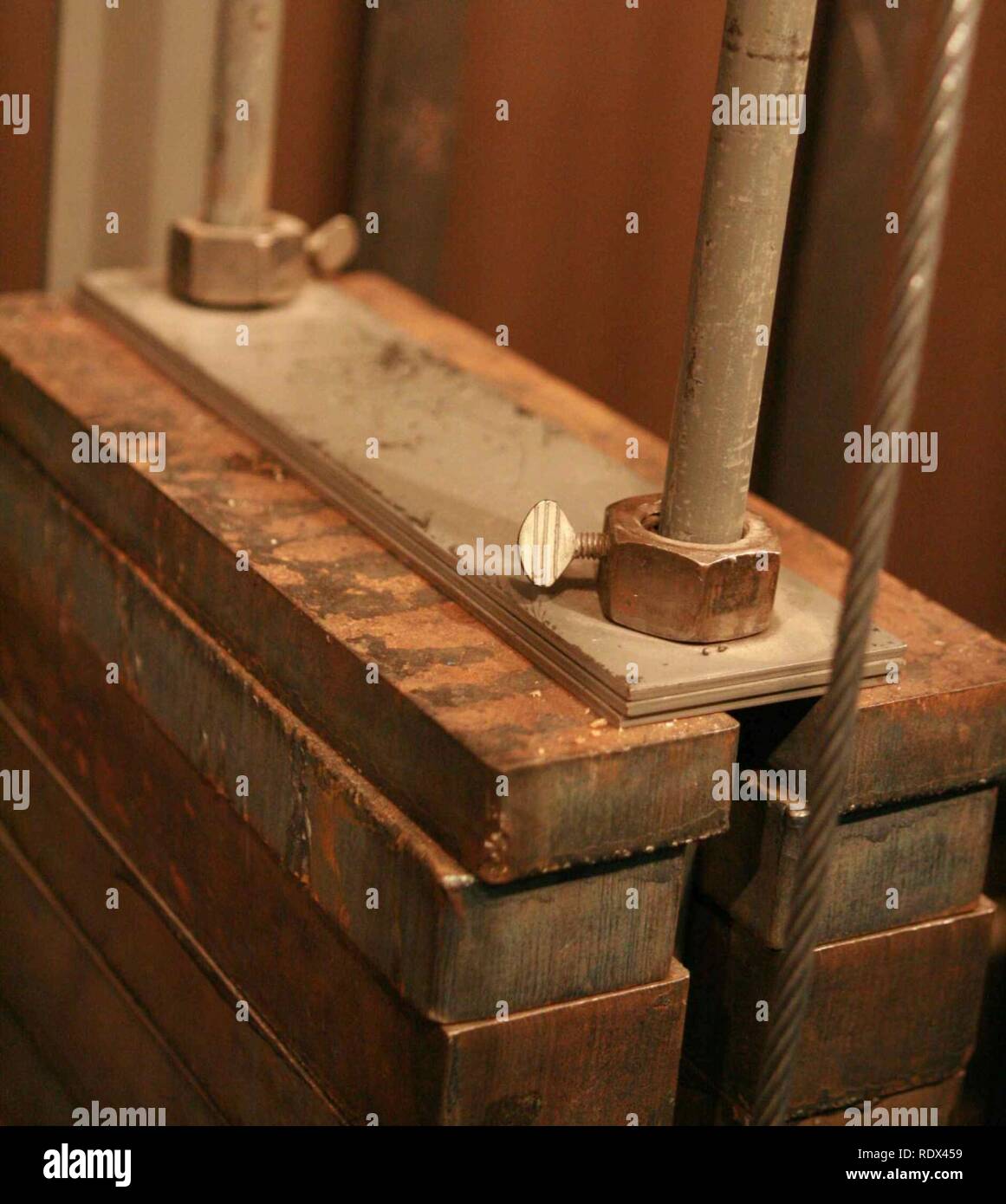 Spreader plates hi-res stock photography and images - Alamy