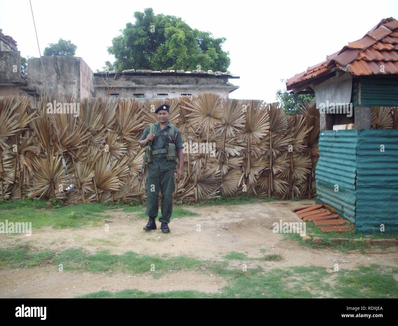 Army sentry hi-res stock photography and images - Alamy