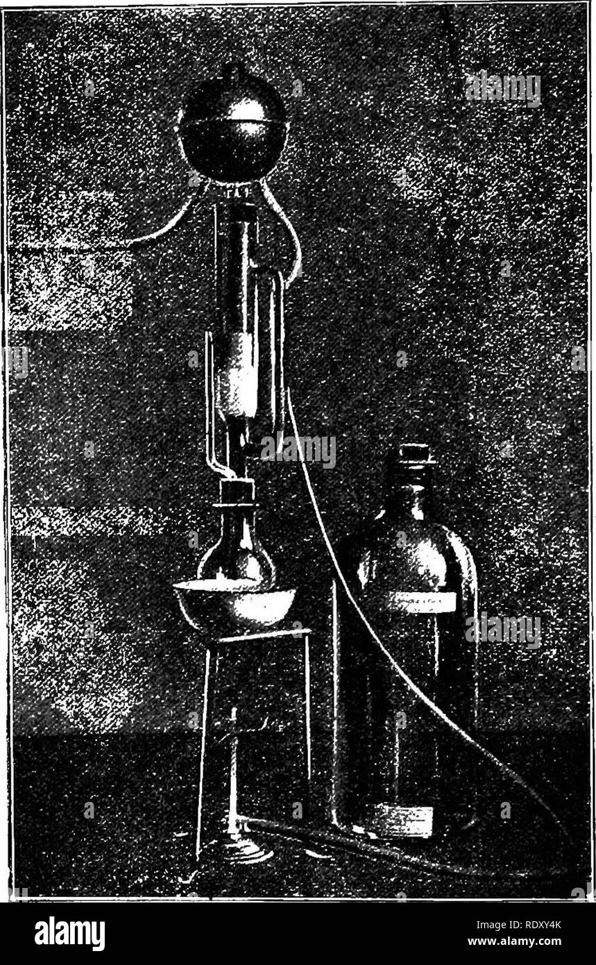 Soxhlet extractor Black and White Stock Photos & Images - Alamy