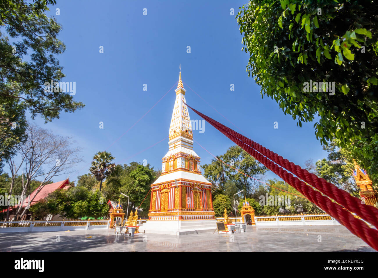 Backlit image, sunrise, pagoda, Thai temple, Buddhist religion, bright ...