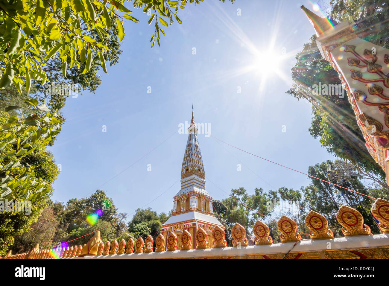 Backlit image, sunrise, pagoda, Thai temple, Buddhist religion, bright ...
