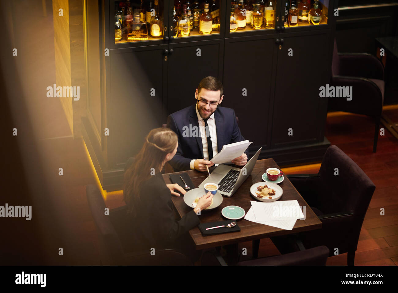 Luxury business meeting hi-res stock photography and images - Alamy