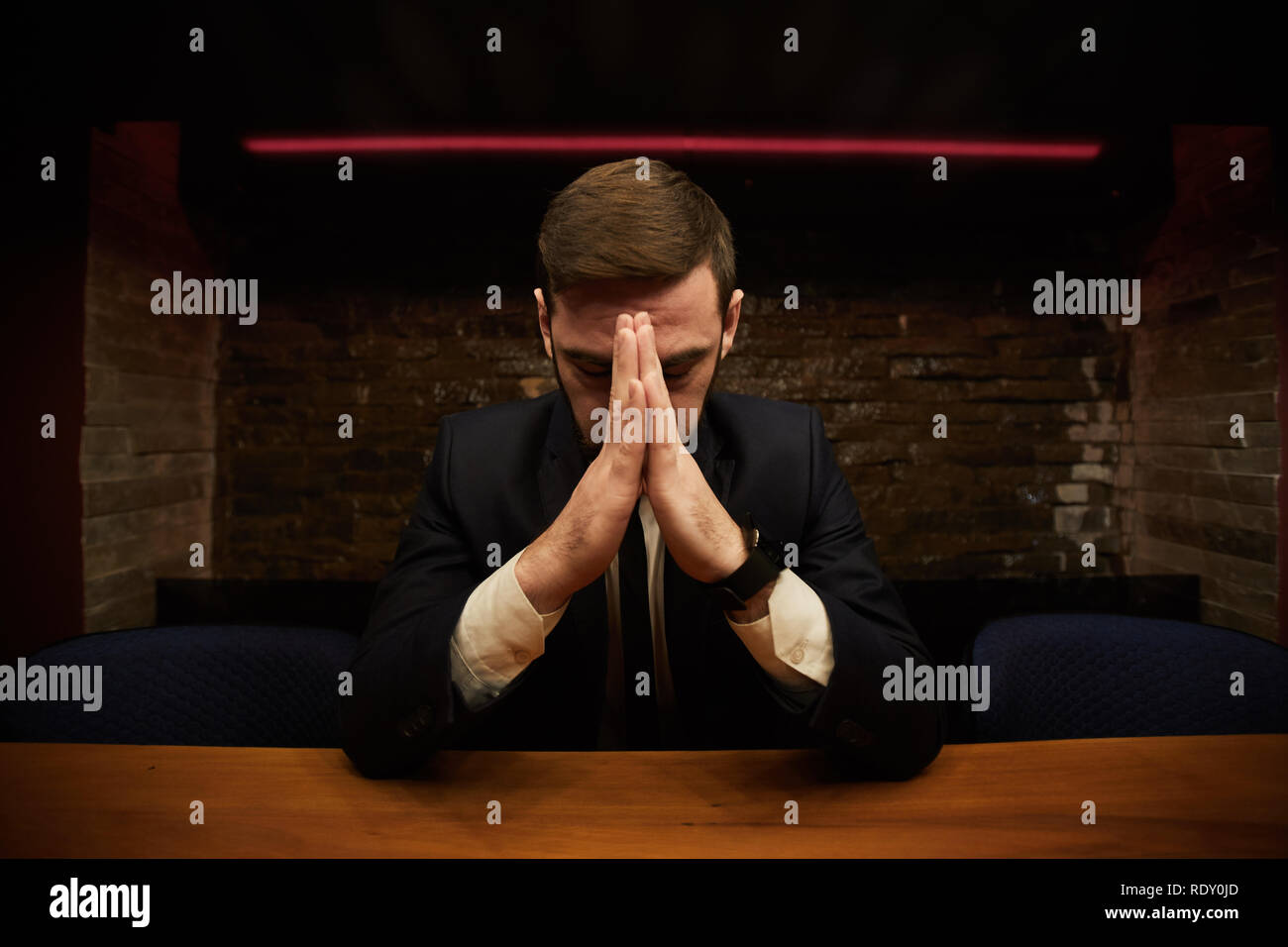 Person concentrate hi-res stock photography and images - Alamy