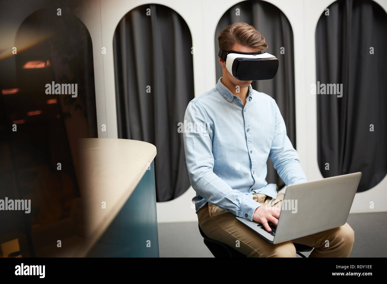 Virtual work experience hi-res stock photography and images - Alamy