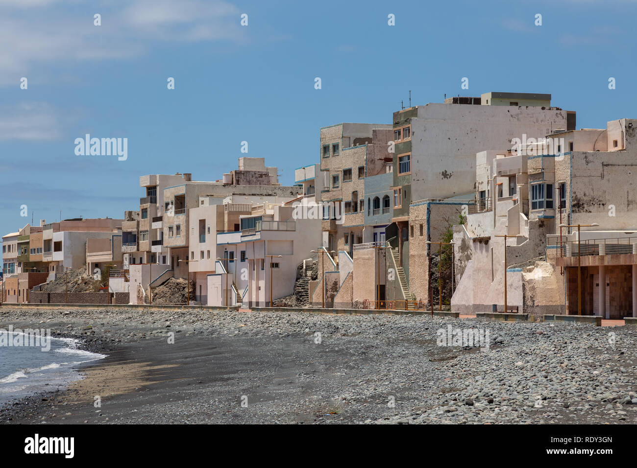 Row houses sea beach hi-res stock photography and images - Alamy