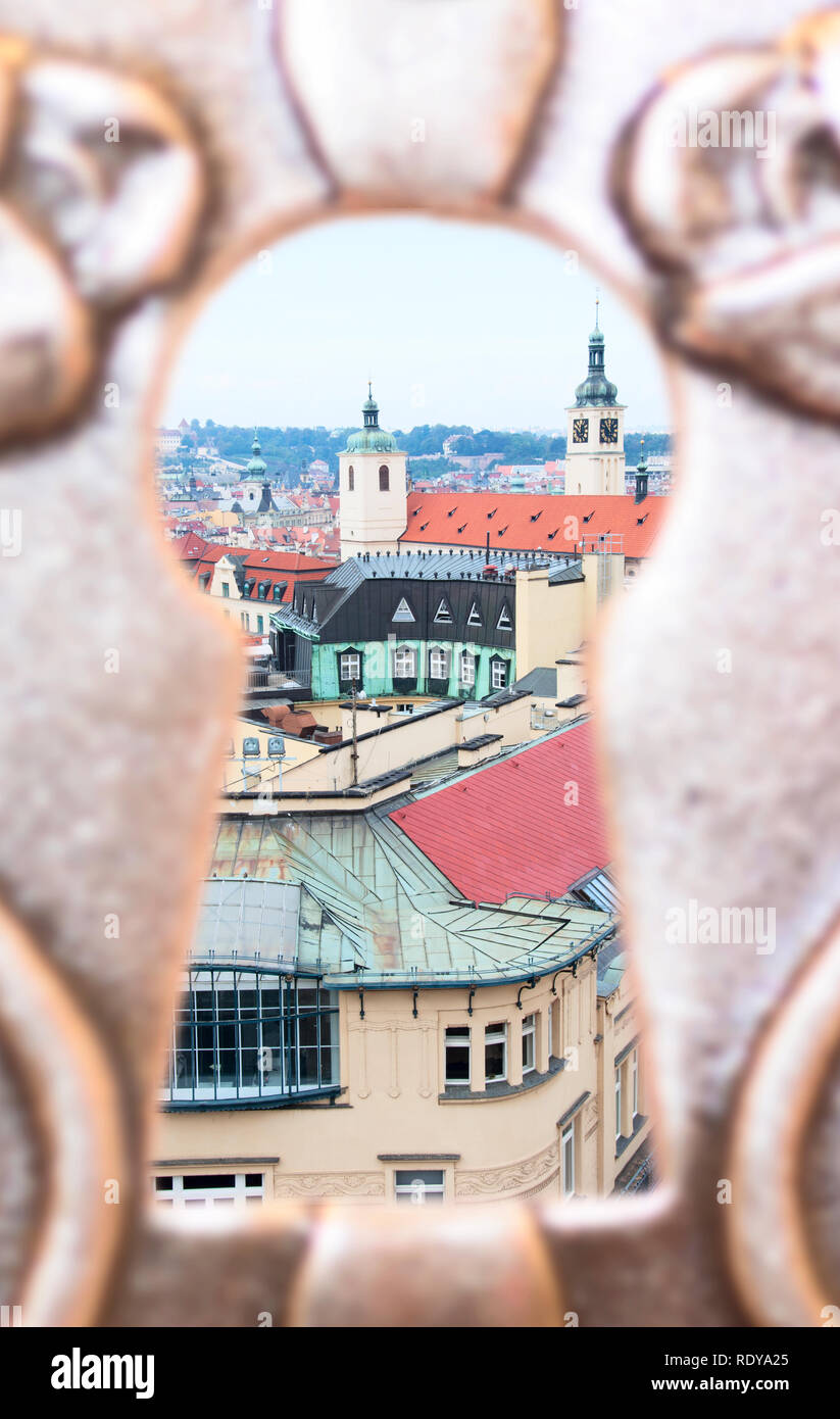 Looking through a keyhole hi-res stock photography and images - Alamy