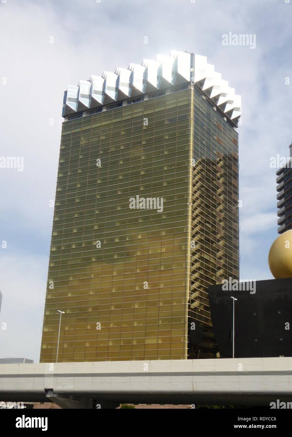 Asahi Beer Tower Stock Photo - Alamy