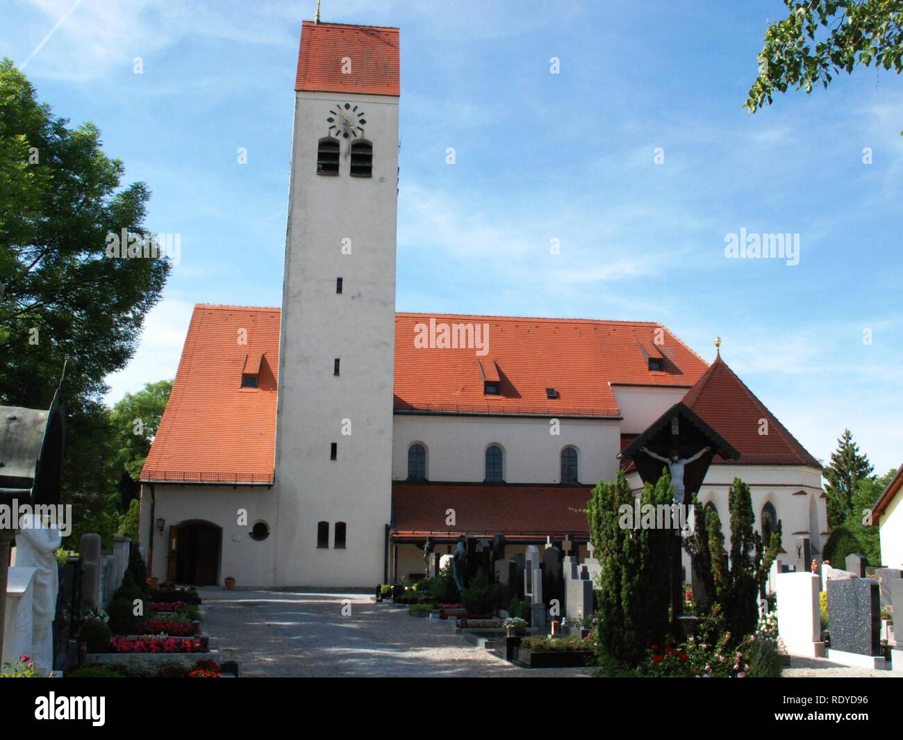 Aschheim Kirche St. Peter und Paul Stock Photo - Alamy
