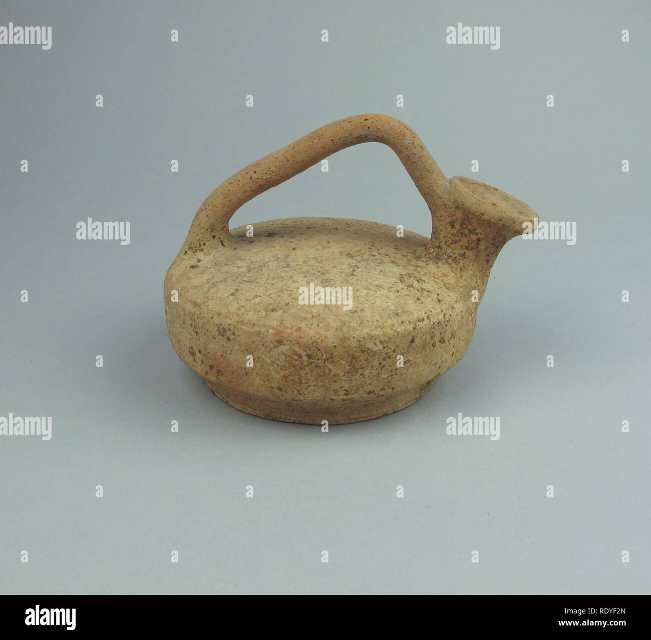 Askos hi-res stock photography and images - Alamy