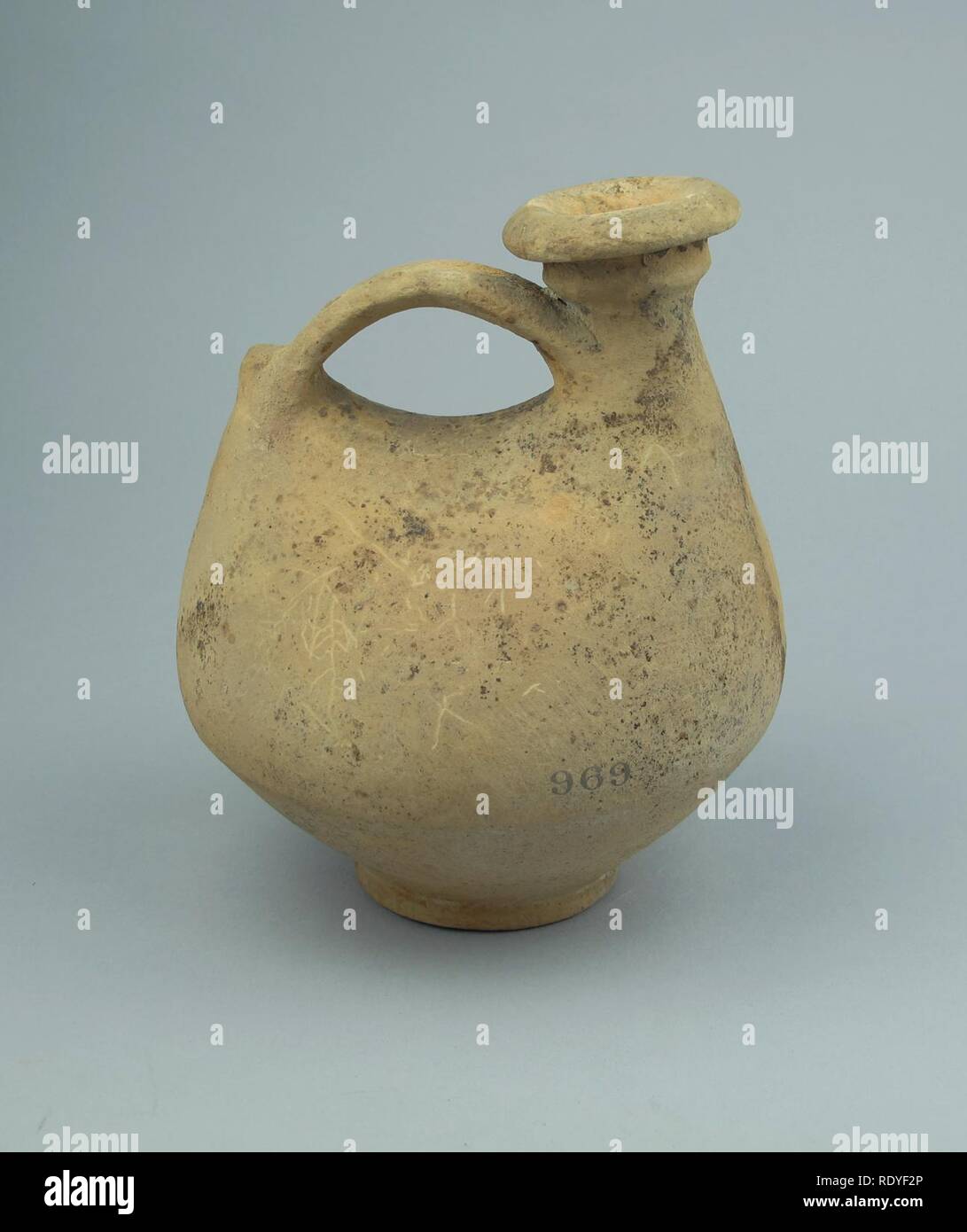 Askos hi-res stock photography and images - Alamy