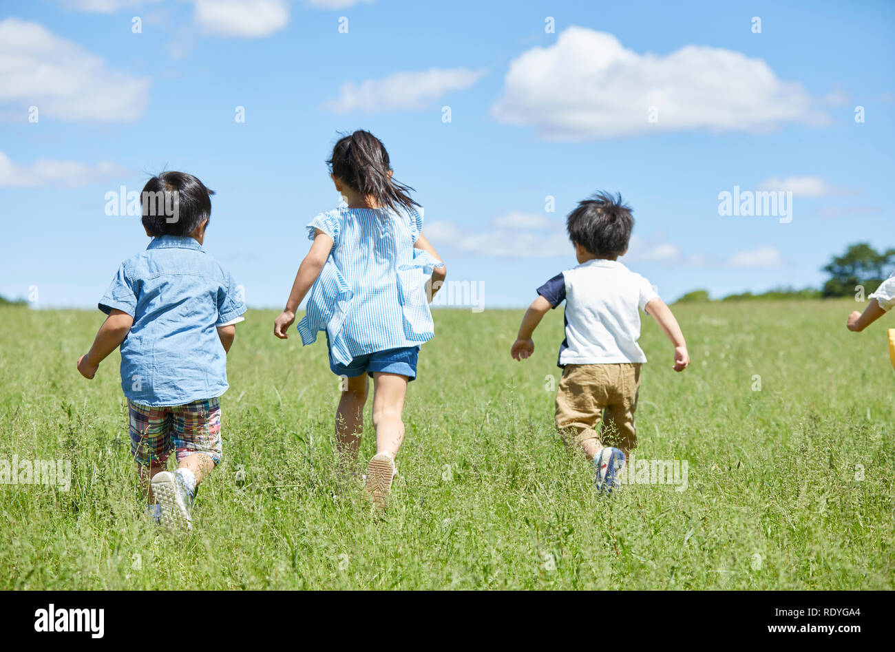 Sister japanese running hi-res stock photography and images - Alamy
