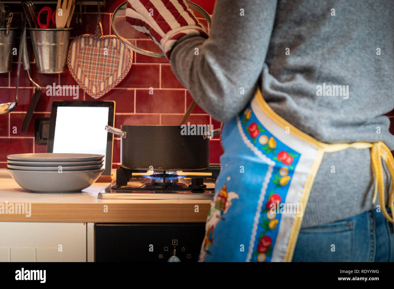 Smart cooking hi-res stock photography and images - Alamy