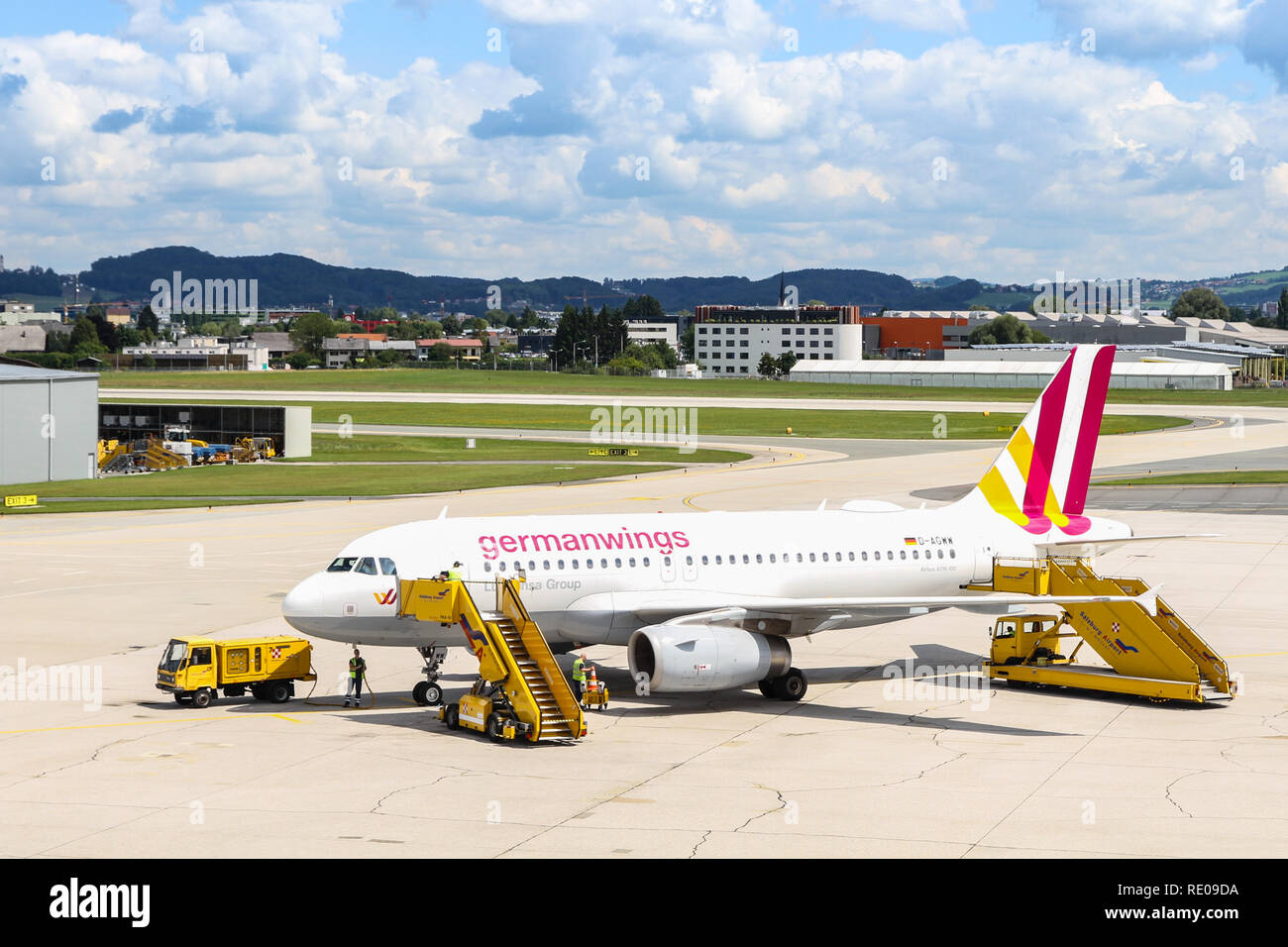 A319 cockpit hi-res stock photography and images - Alamy