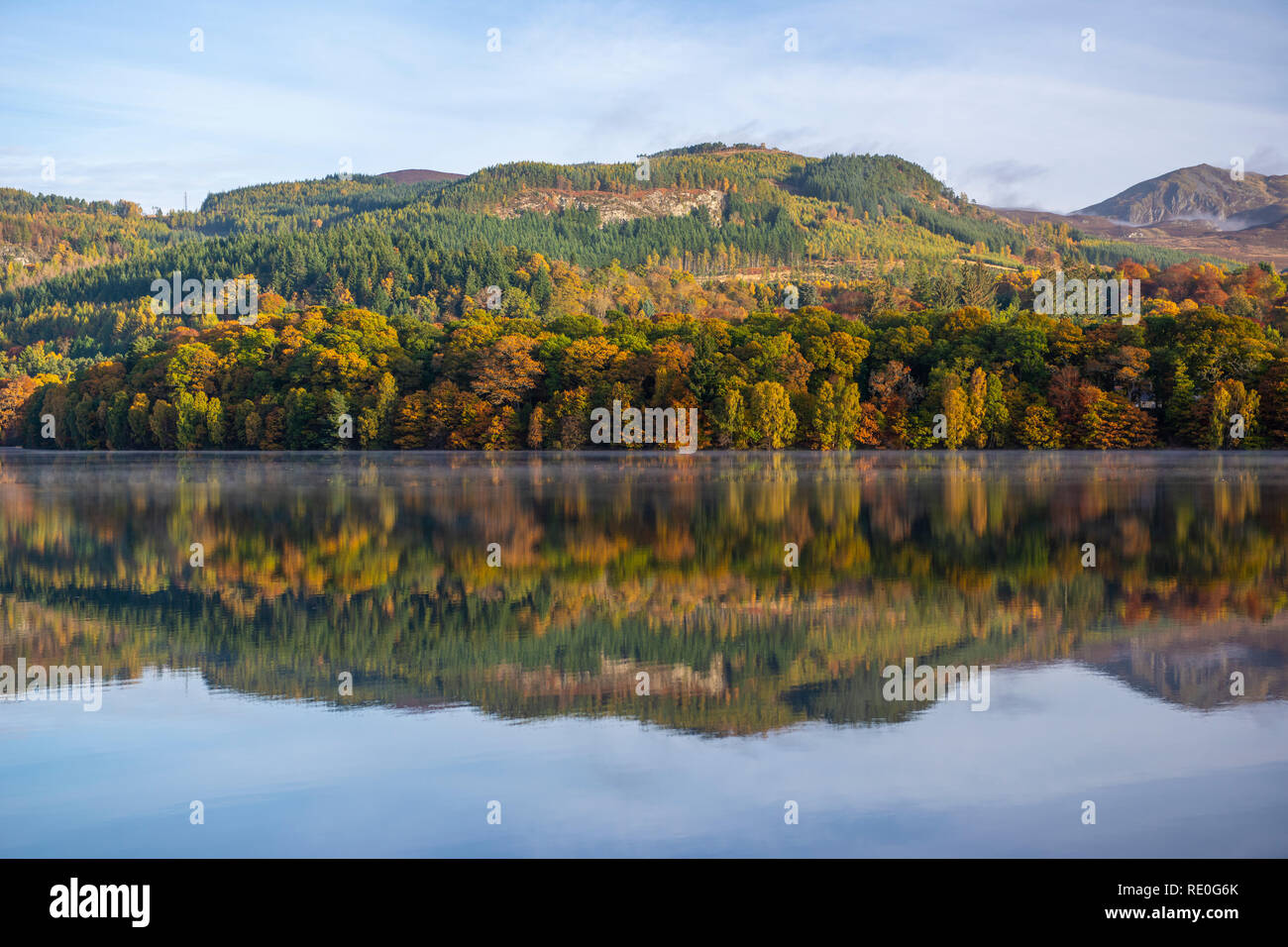 Mist rising off lake hi-res stock photography and images - Alamy