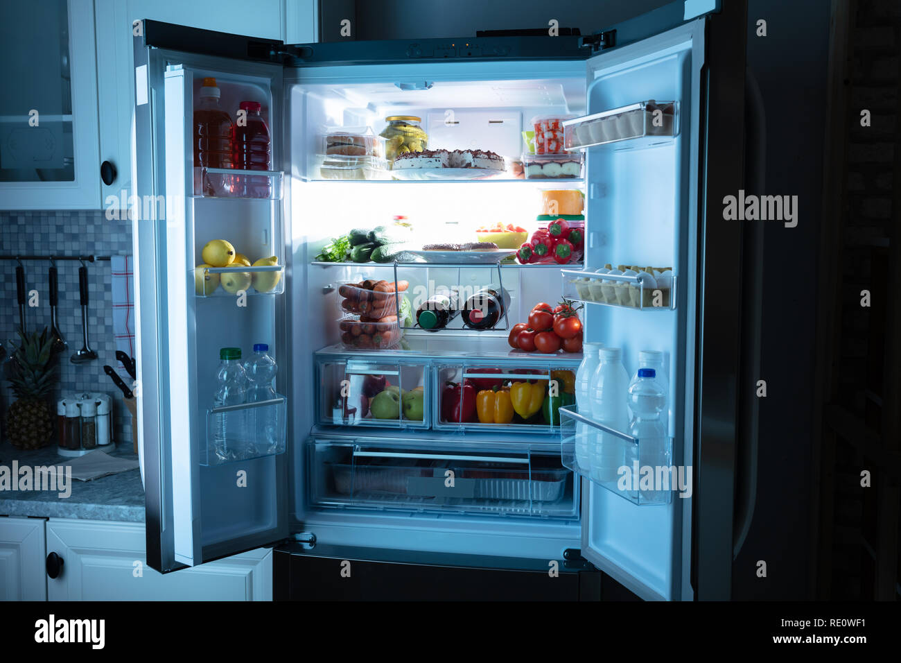 Full refrigerator hi-res stock photography and images - Alamy