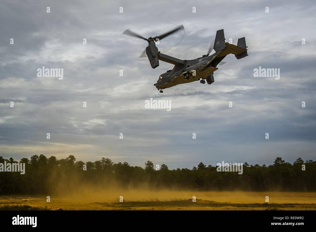 A CV-22 Osprey tiltrotor aircraft assigned to the 8th Special ...