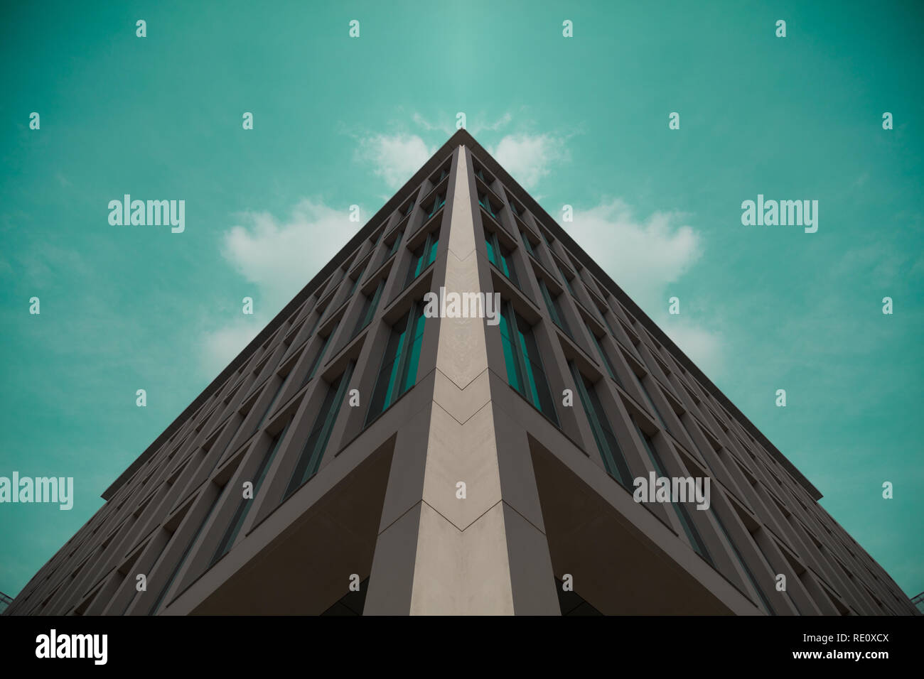 Office symmetry hi-res stock photography and images - Alamy