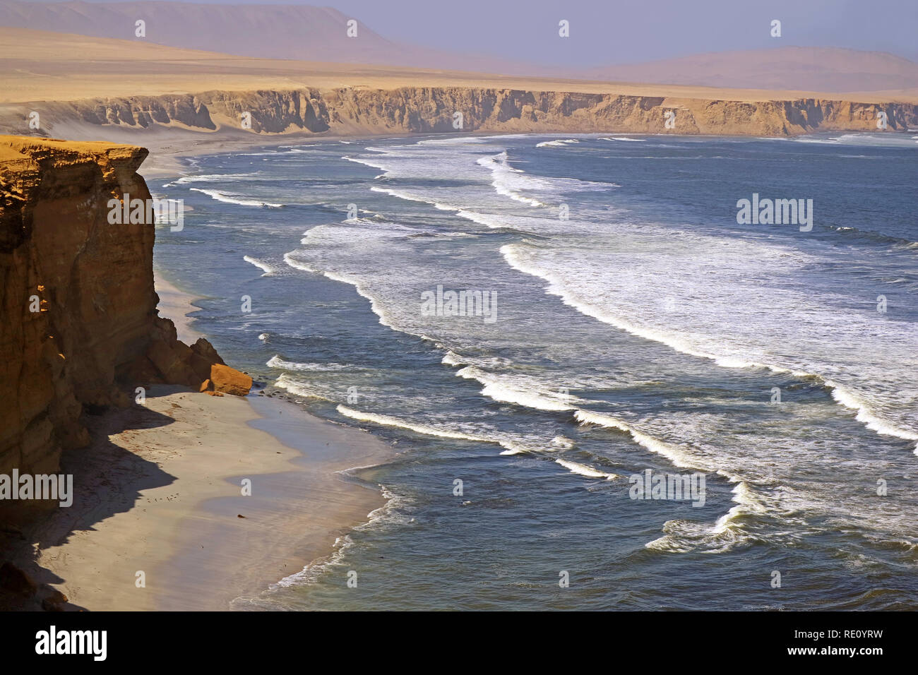 Desert meets ocean hi-res stock photography and images - Alamy