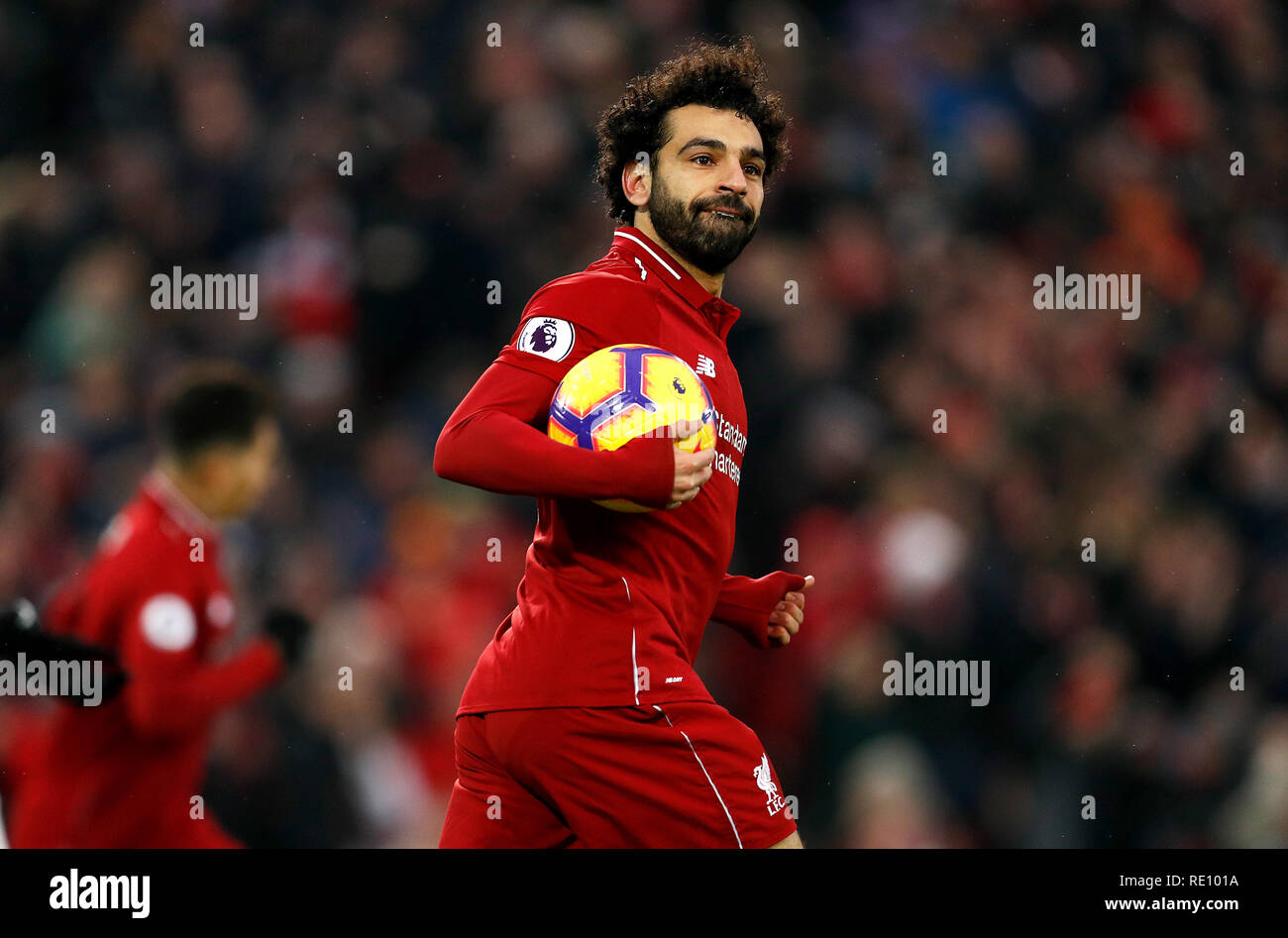 Mo salah liverpool scoring hi-res stock photography and images - Alamy