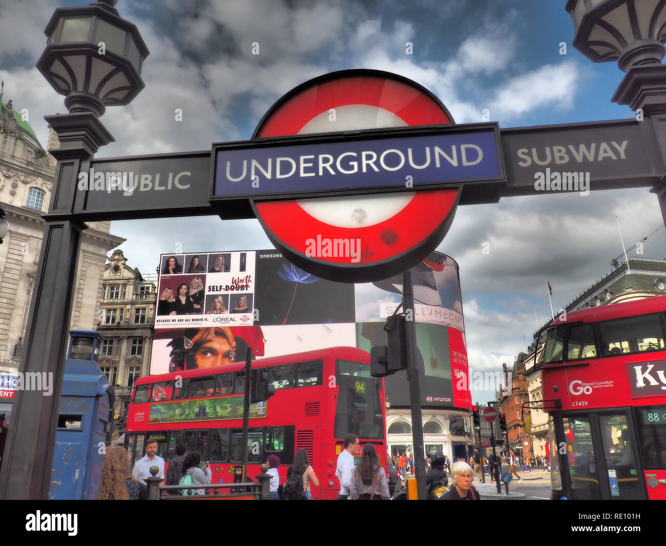Piccadilly line sign london hi-res stock photography and images - Alamy