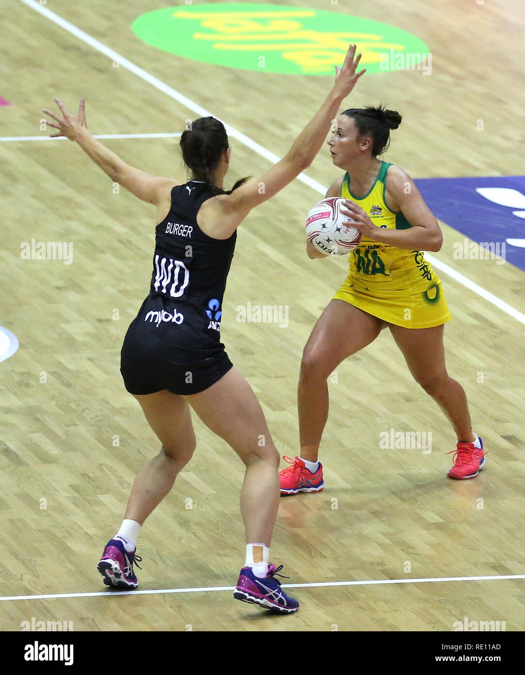 Australian Diamonds' Kelsey Brown (right) and New Zealand Silver Ferns ...