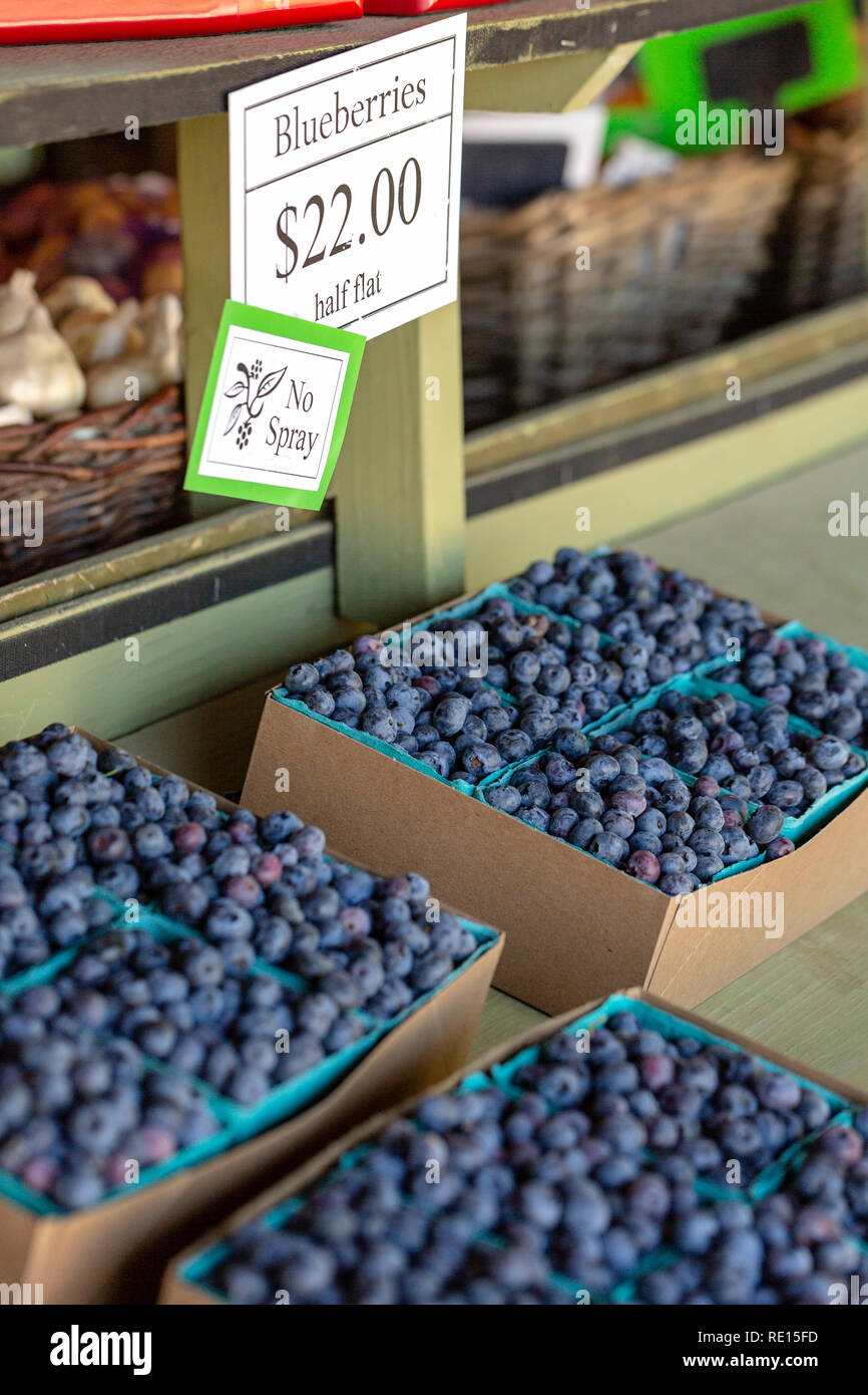 Displayed for sale market hi-res stock photography and images - Alamy