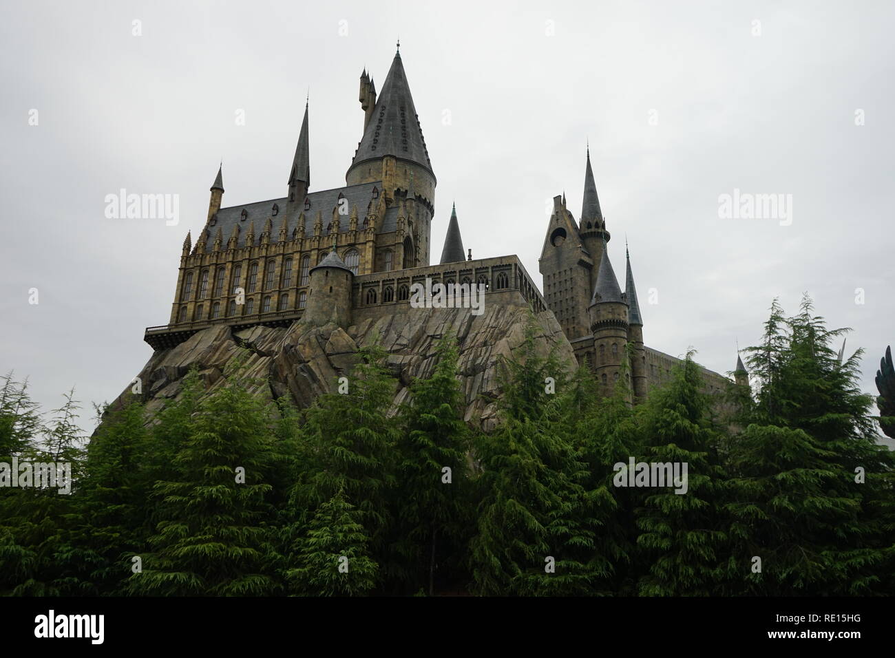Harry potter universal castle hi-res stock photography and images - Alamy