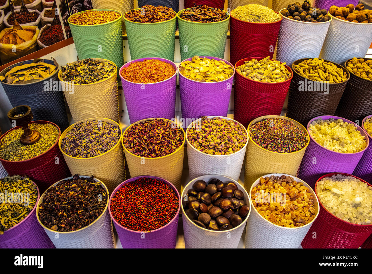 Shopping street market. District of Dubai Deira Stock Photo - Alamy