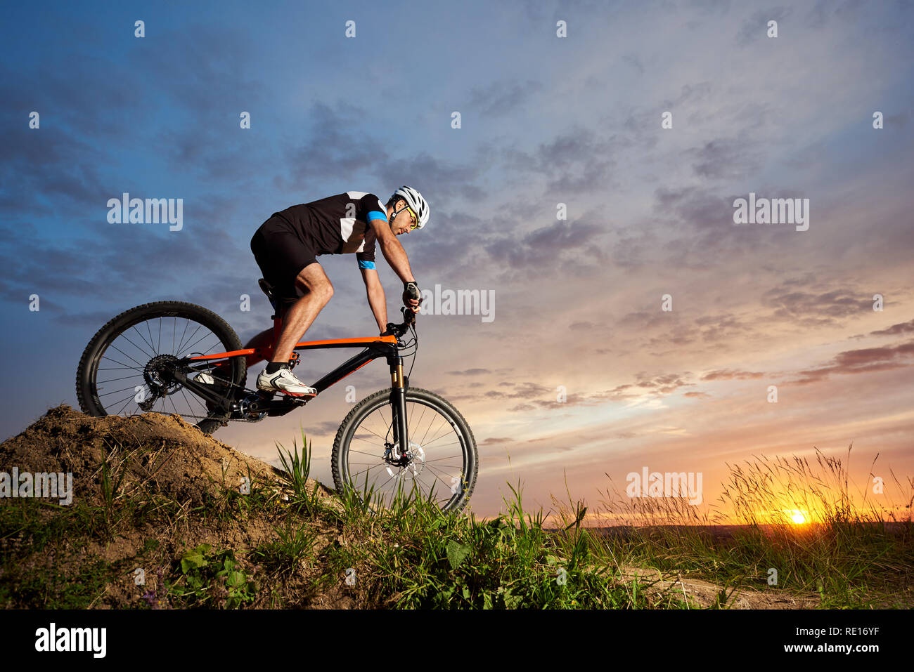 Cycling landscape hi-res stock photography and images - Alamy
