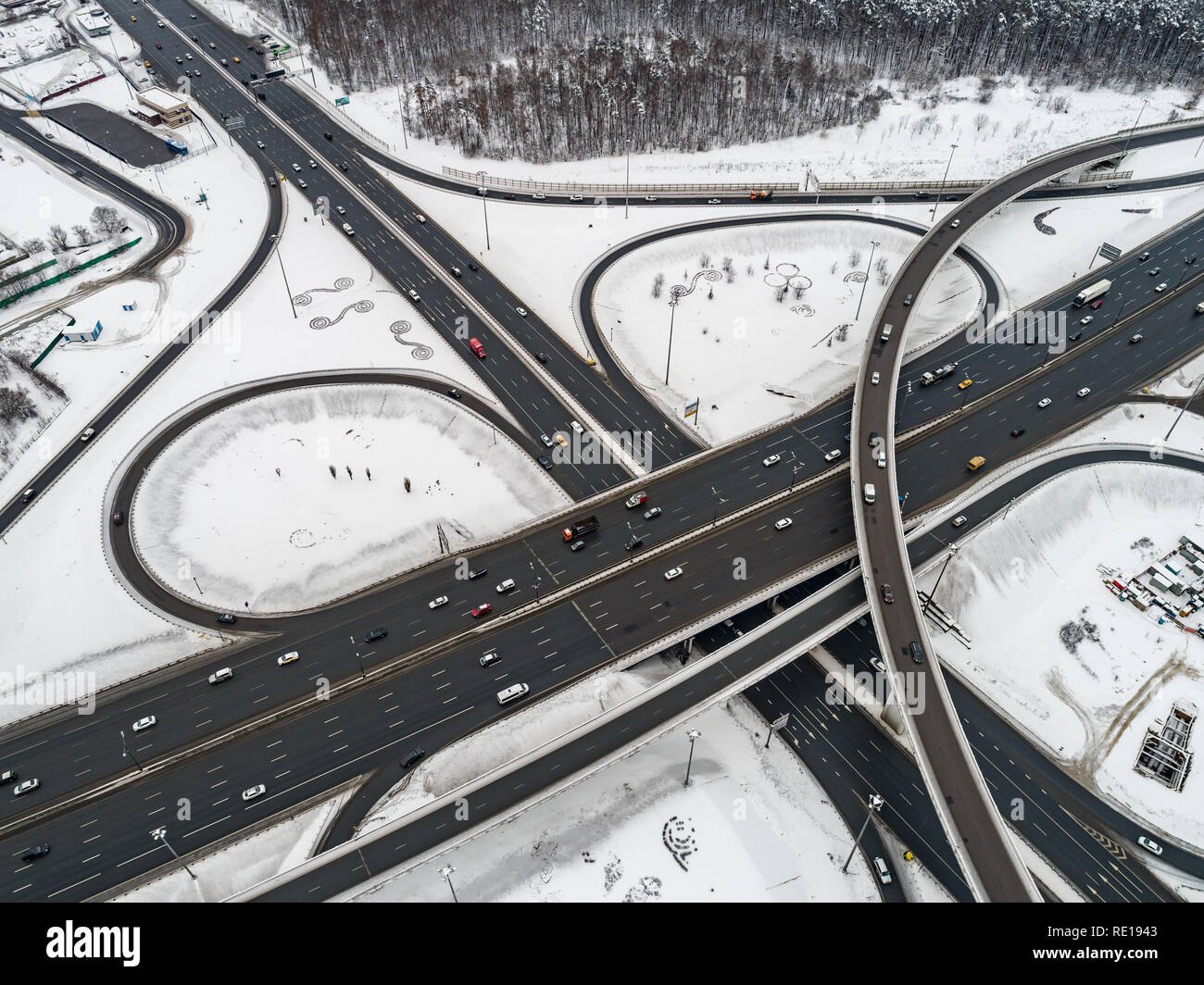 Snow car intersection hi-res stock photography and images - Alamy