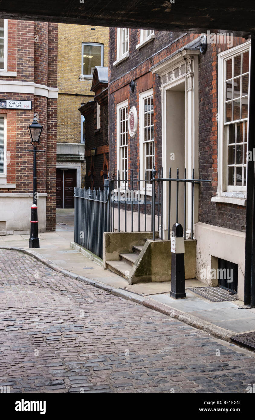 Gough Square in the City of London, UK. Dr. Johnson's House, home of ...