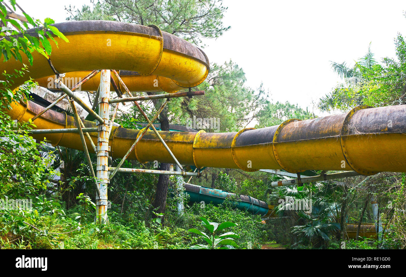 Tunnel water slide hi-res stock photography and images - Alamy