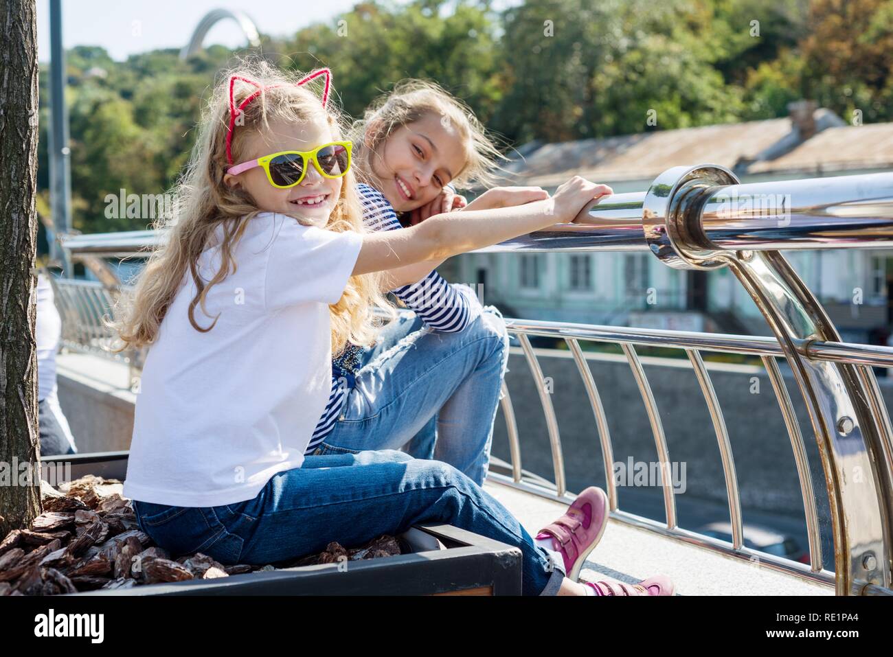 Communicate and relax two girls' children. wo pretty little girls are ...