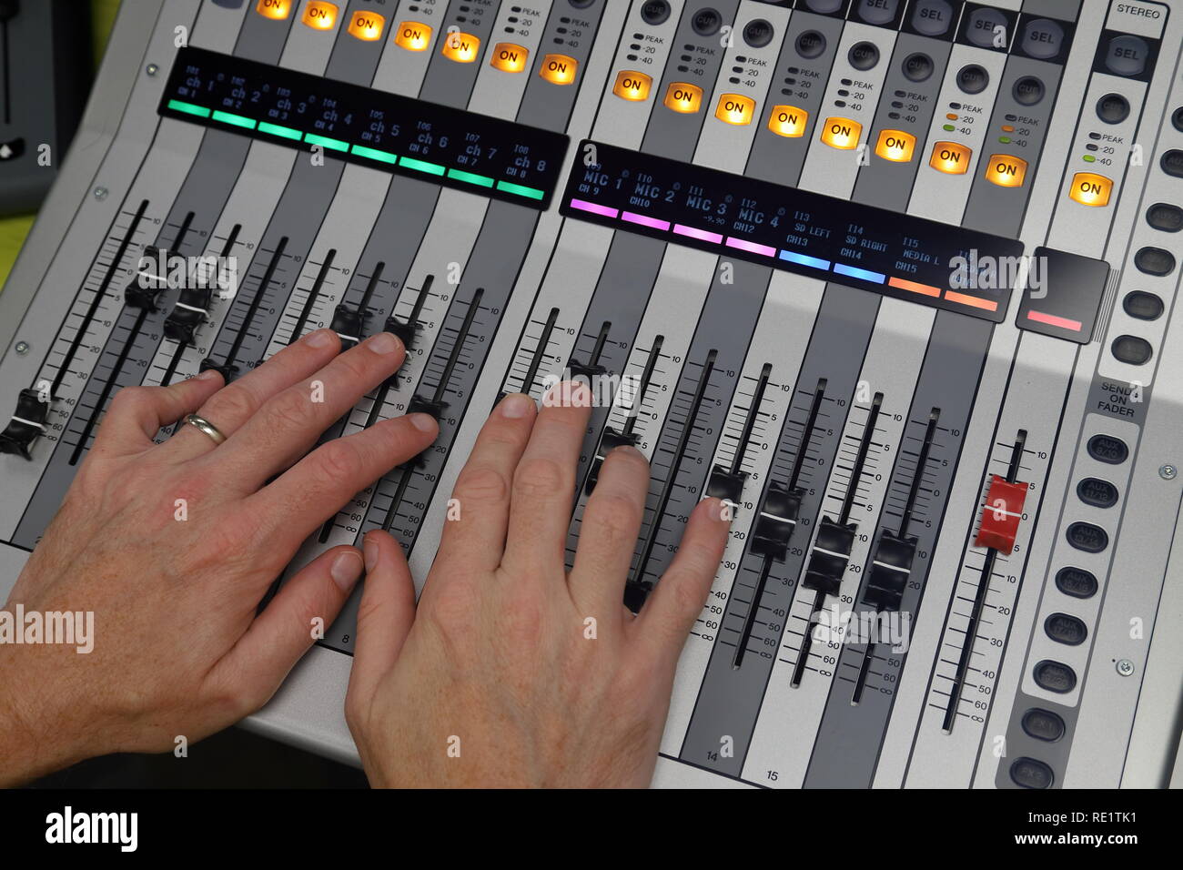 Hands console hi-res stock photography and images - Alamy