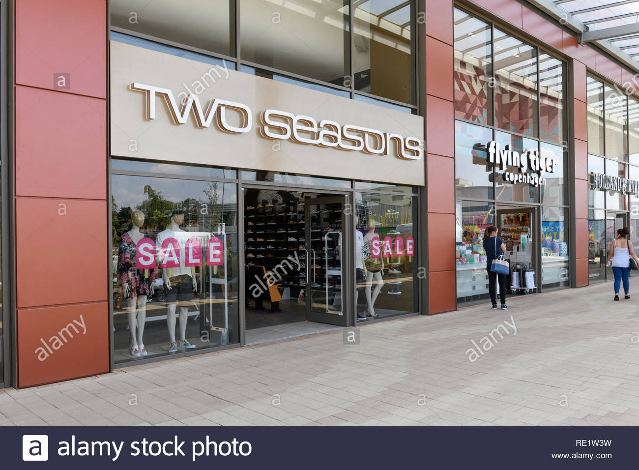 Sales Doors Open High Resolution Stock Photography and Images - Alamy