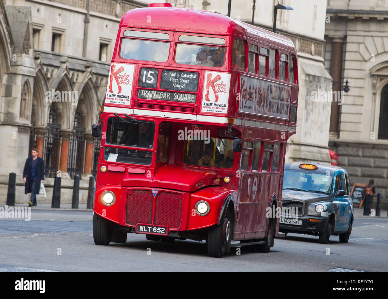 Aec routemaster bus hi-res stock photography and images - Alamy