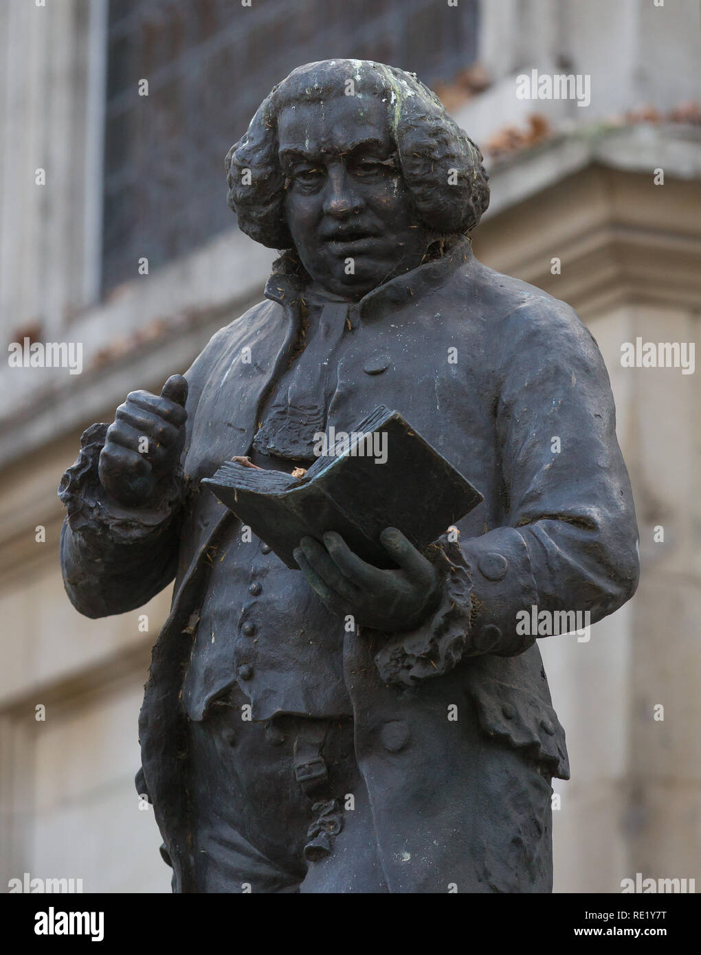Statue of Dr Samuel Johnson at St Clement Dane's church, Strand by ...