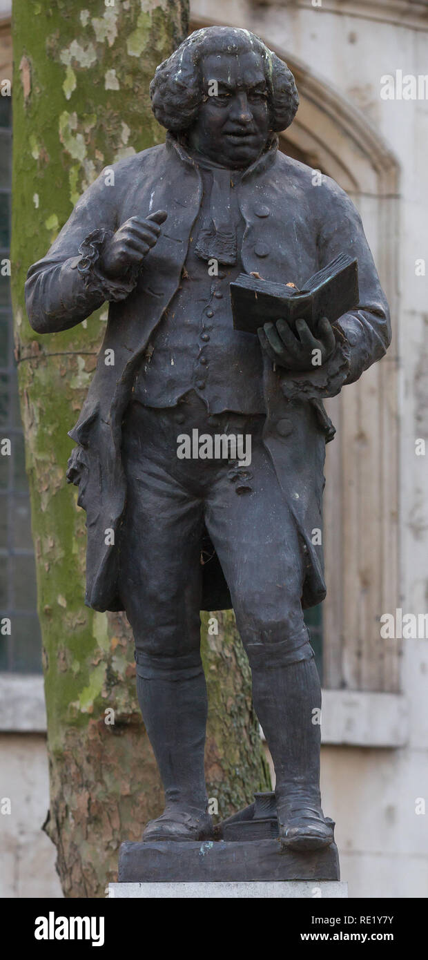 Statue of Dr Samuel Johnson at St Clement Dane's church, Strand by ...