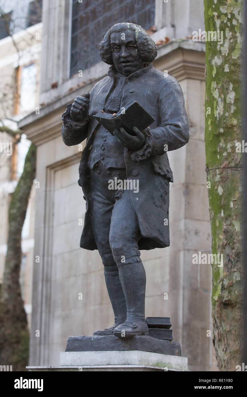 Statue of Dr Samuel Johnson at St Clement Dane's church, Strand by ...